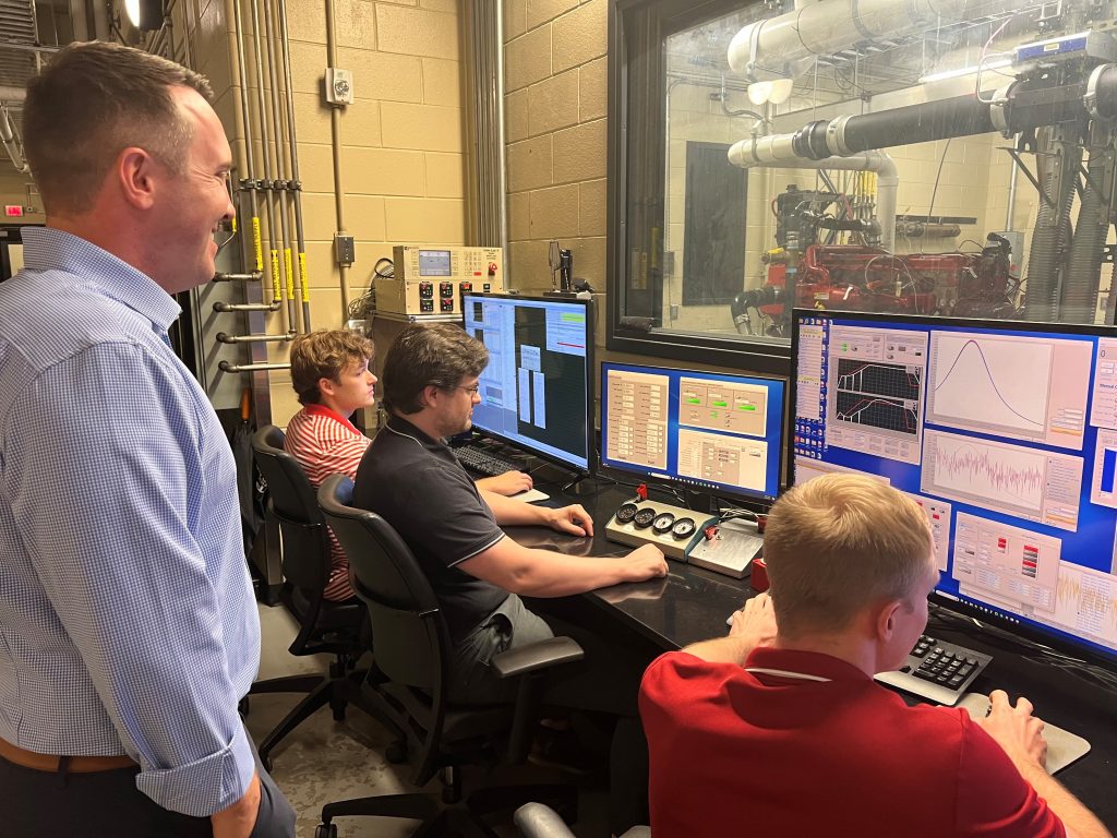 Heavy-Duty Engines – Engines and Combustion Laboratories | The ...